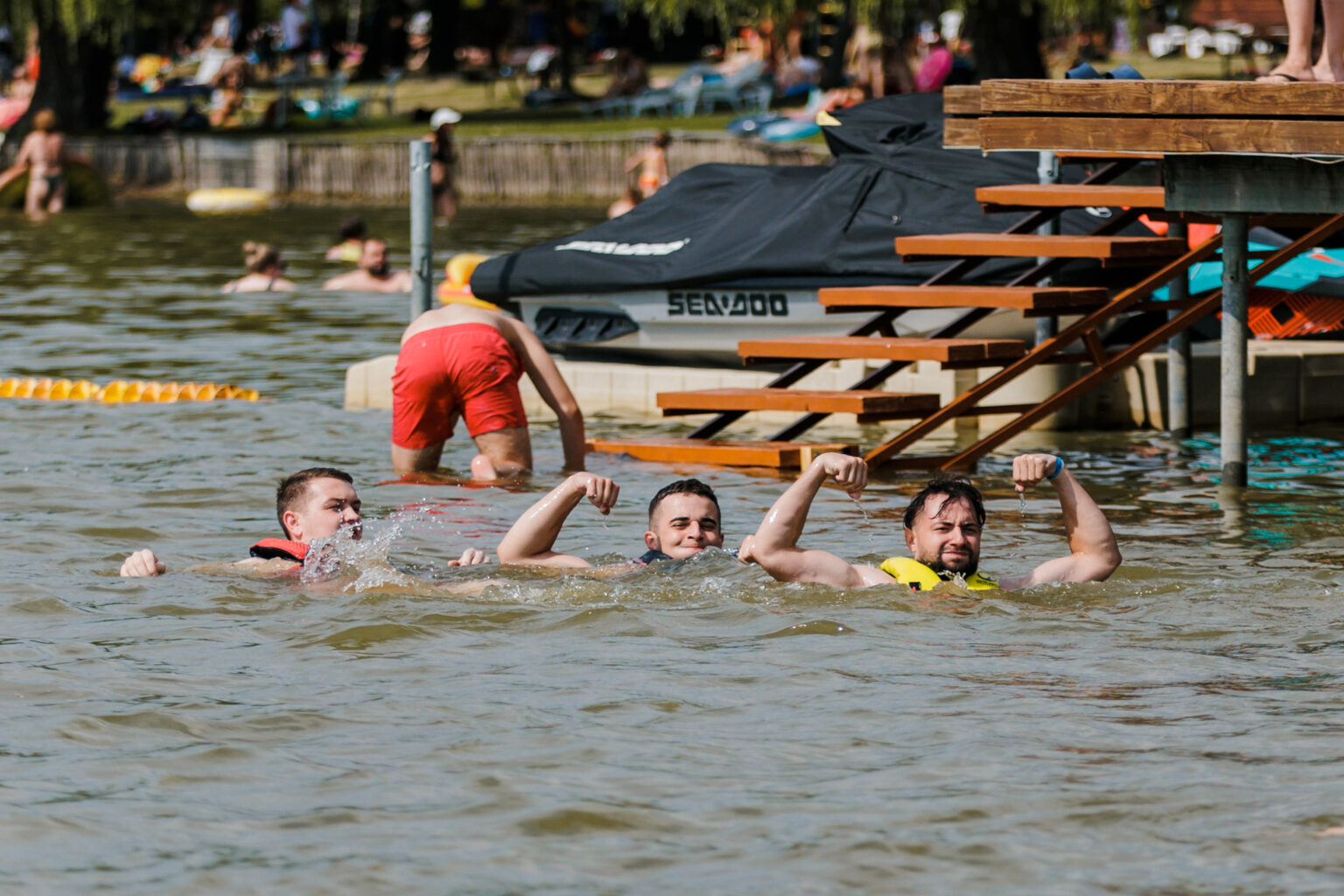 Leveleki Vízisí és Wakeboard Centrum | Holmozogj.hu